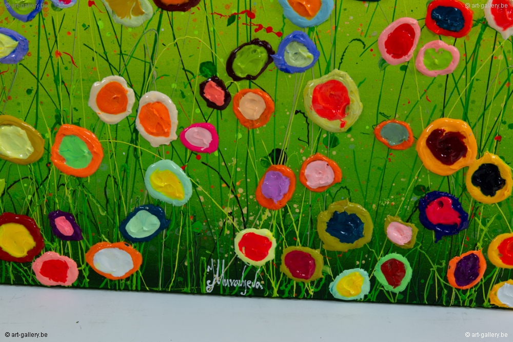 Yulia Muravyeva | Fresh flowerfield in the morning te koop